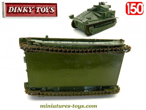 Le char anglais Medium Tank Vickers de 1924 en miniature Dinky Toys au ...