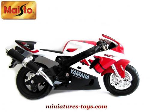 La moto Yamaha YZF R7 0W02 en miniature de Maisto au 1/18e miniatures-toys