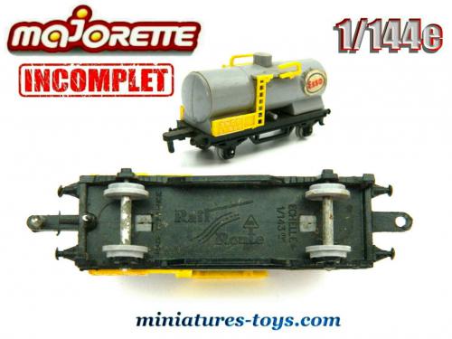 Le wagon citerne Esso miniature de Majorette Rail Route au 1/143e ...