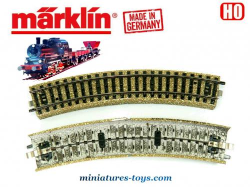 Un lot de 6 rails ferroviaires courbes en métal 3 voies de Marklin au ...